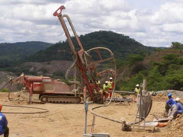 Crawler Mounted Drill Rigs | COMACCHIO